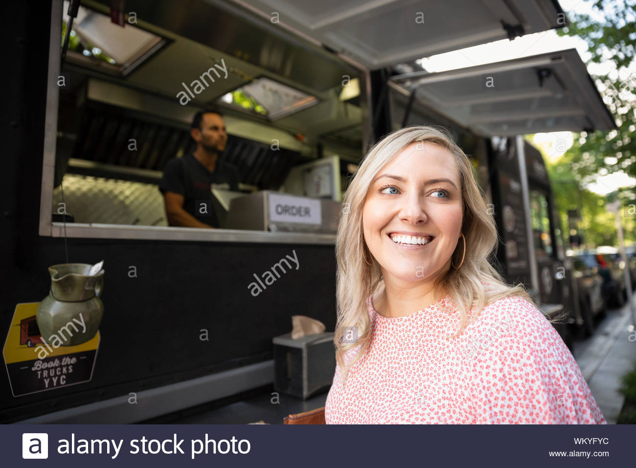 One business woman lunch break outside hi-res stock photography and ...