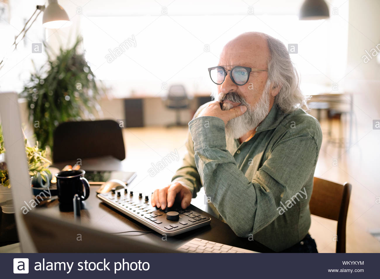 Photo editing image hi-res stock photography and images - Alamy