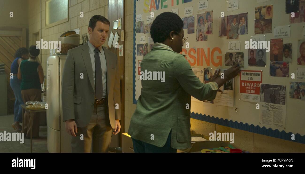 MINDHUNTER, from left: Jonathan Groff, June Carryl, (Season 2, ep. 206 ...