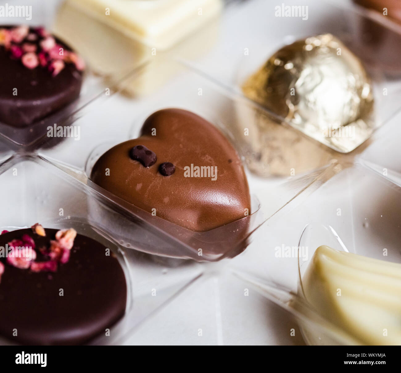 Luxury chocolates hi-res stock photography and images - Alamy