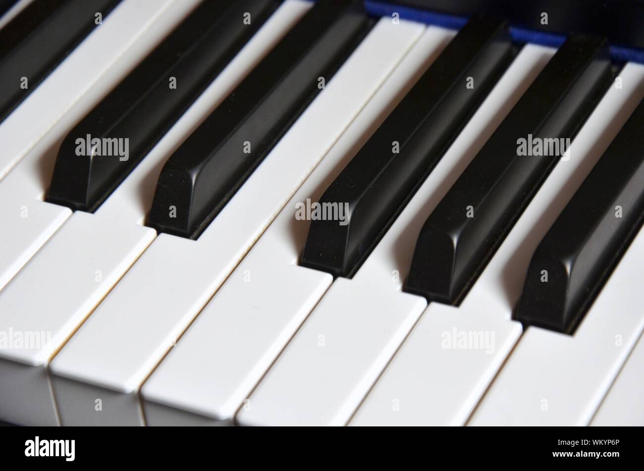 Piano side view with keys hi-res stock photography and images - Alamy