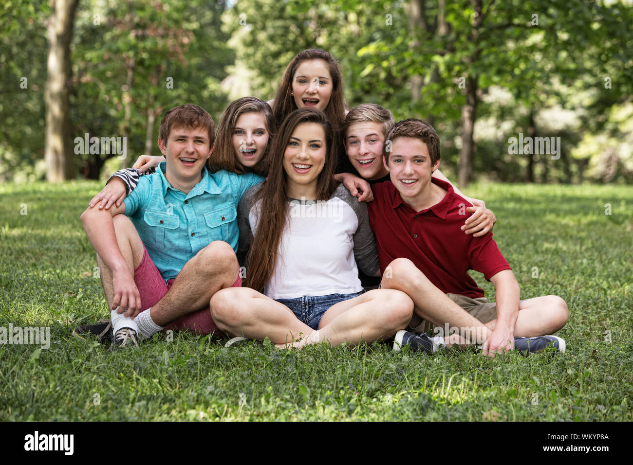 Friends sitting laughing six people hi-res stock photography and images ...