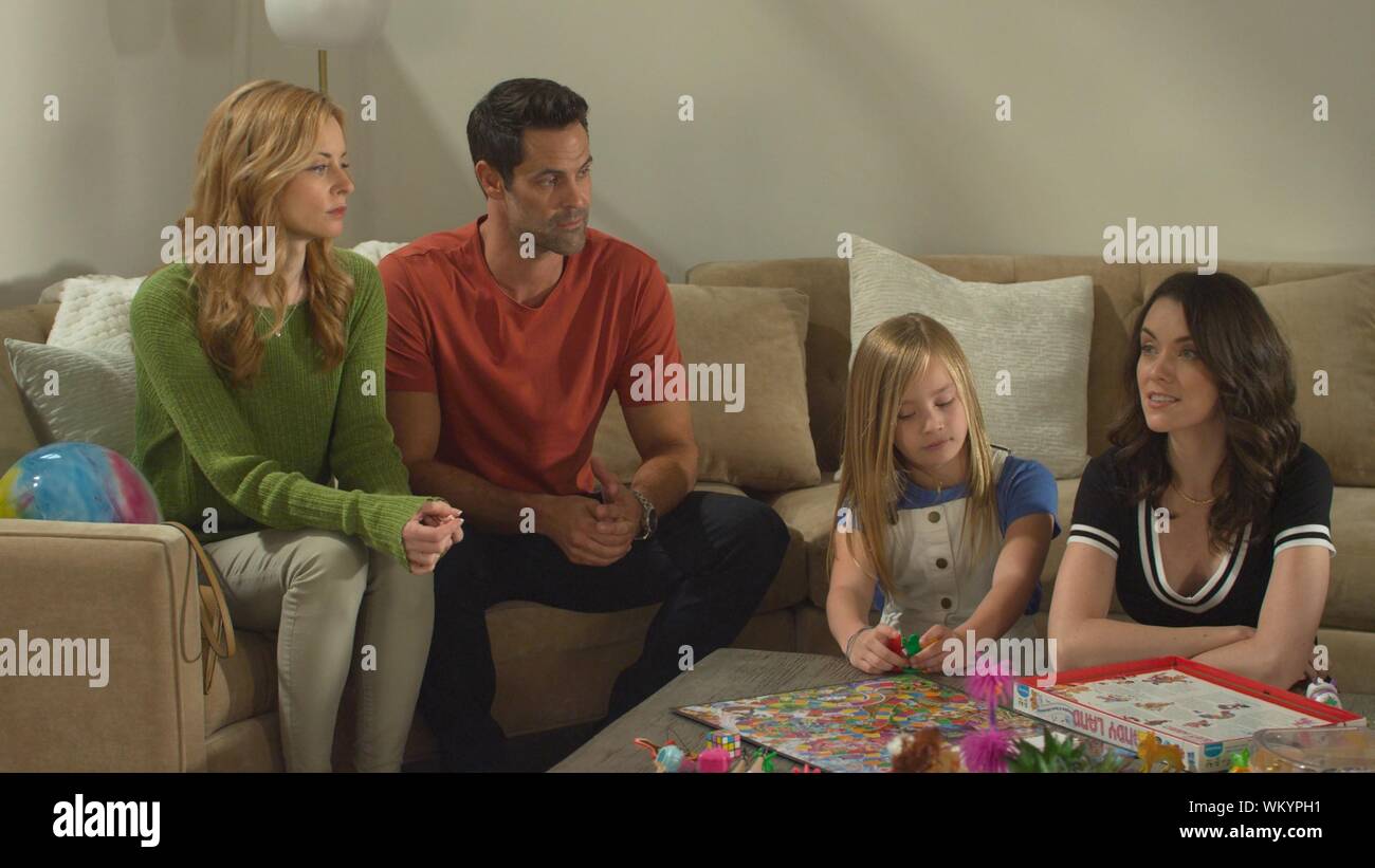THE WRONG MOMMY, from left: Jessica Morris, Jason-Shane Scott, Jillian Spitz, Ashlynn Yennie ...