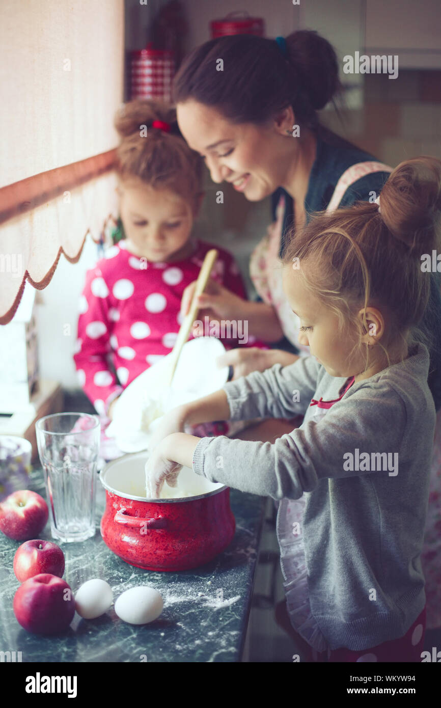 Kitchen helper hi-res stock photography and images - Alamy