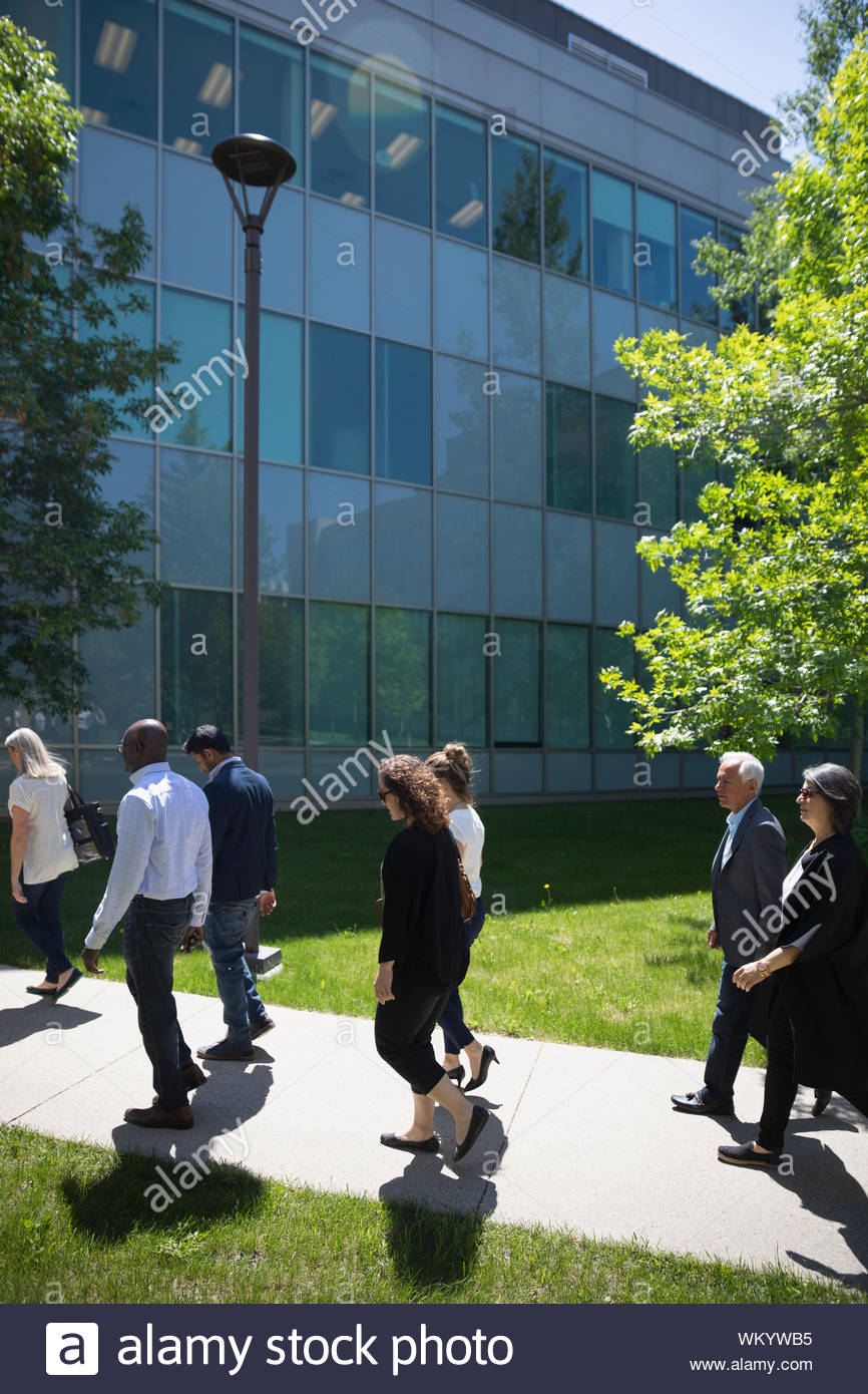 African american people walking outside hi-res stock photography and ...