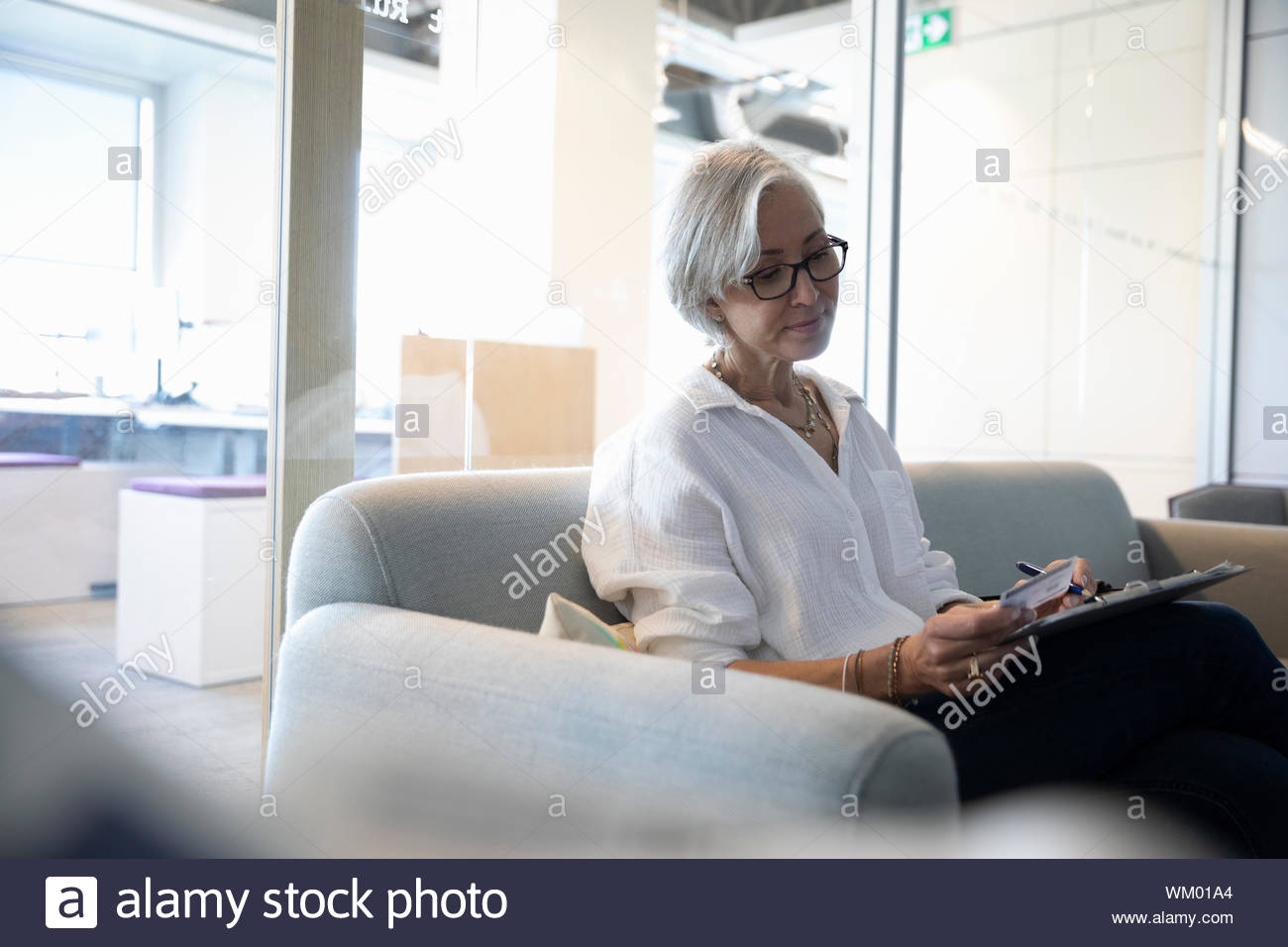 Completing form hi-res stock photography and images - Alamy