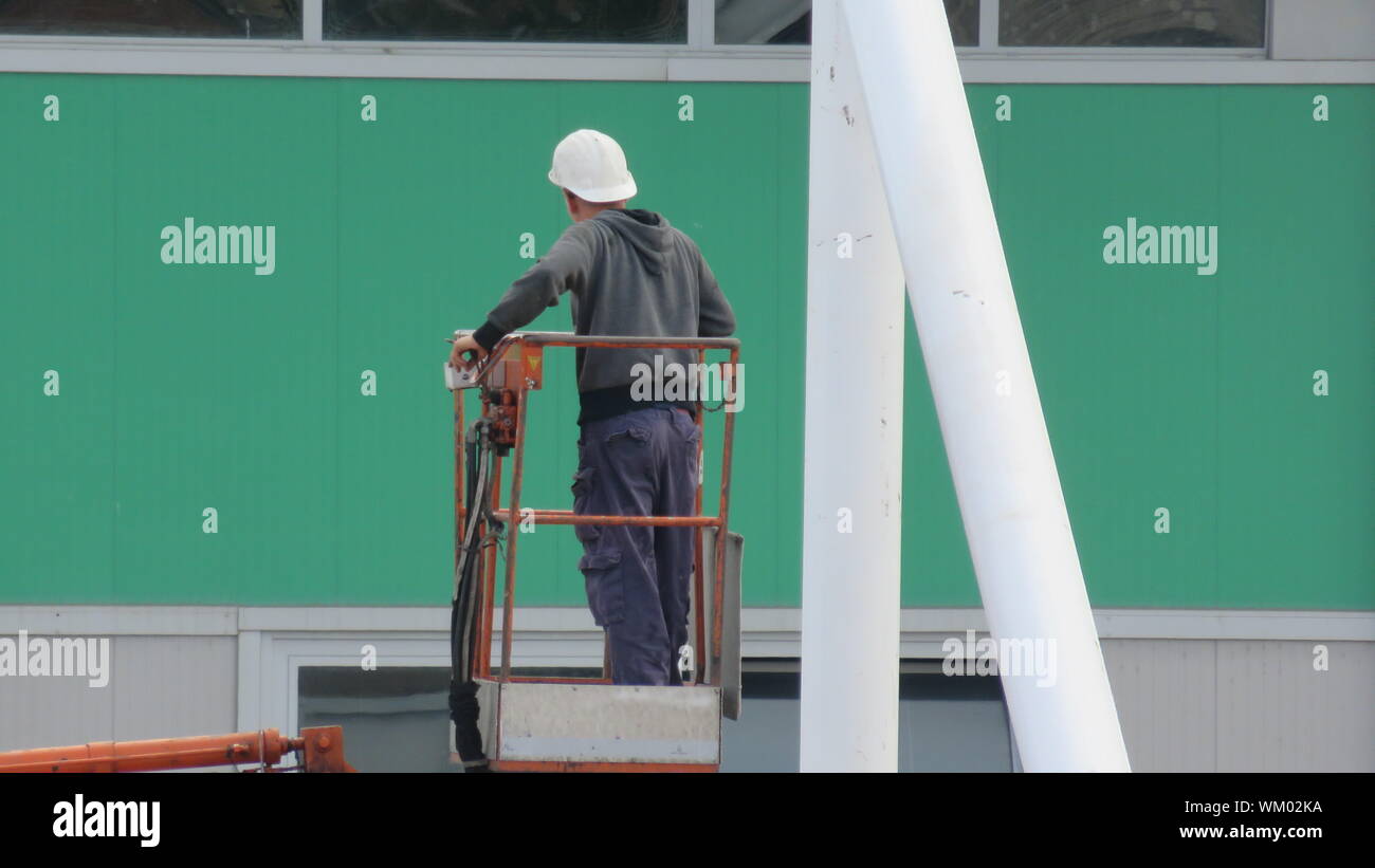 Green Cherry Picker High Resolution Stock Photography and Images - Alamy