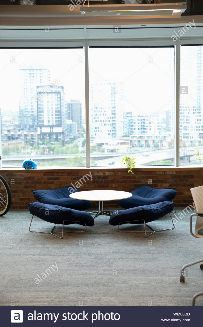 Modern sitting area hi-res stock photography and images - Alamy