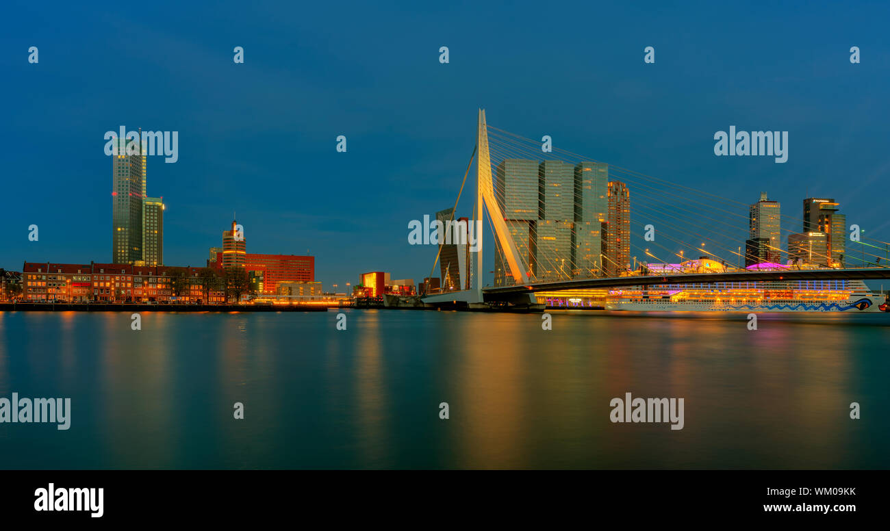 Nightlife rotterdam hi-res stock photography and images - Alamy