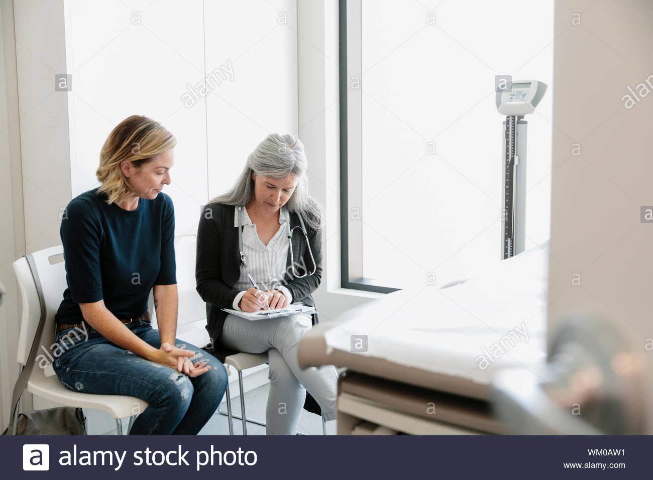 Exam writing hi-res stock photography and images - Alamy