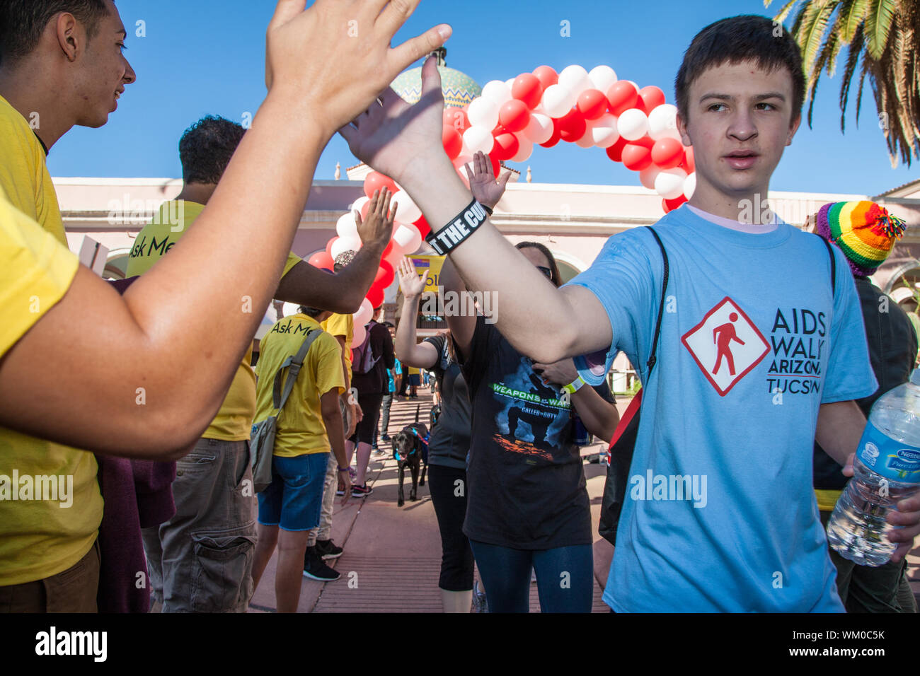 Slapping hands hi-res stock photography and images - Alamy