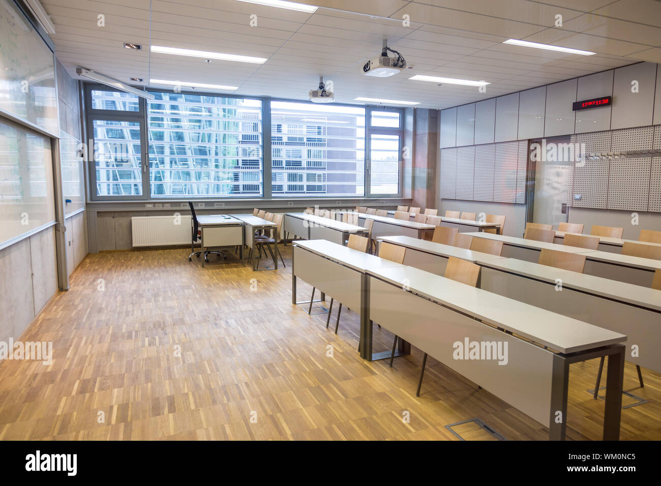 Modern class room Stock Photo - Alamy