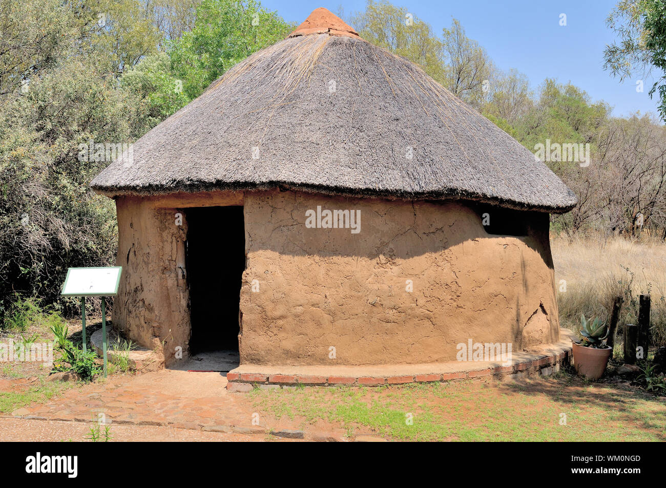 Traditional Sotho hut Stock Photo - Alamy