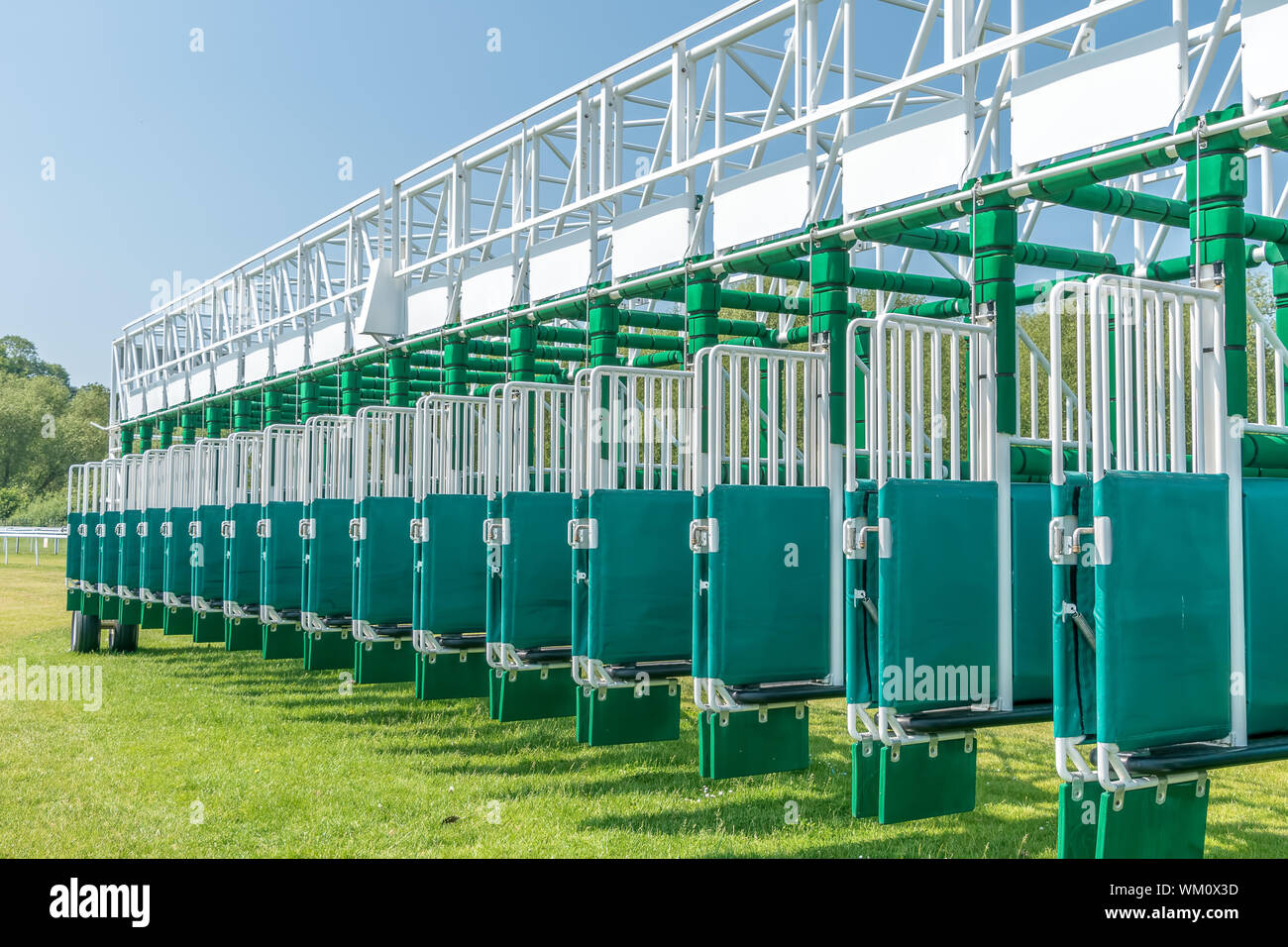 Horse racing gate hi-res stock photography and images - Alamy