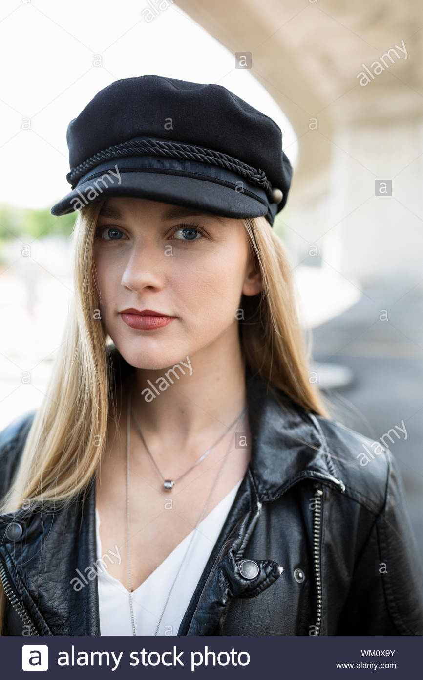 Cool black woman hi-res stock photography and images - Alamy