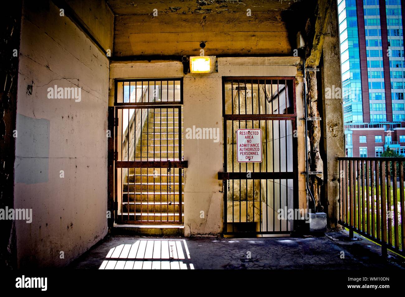 Damaged warning sign hi-res stock photography and images - Alamy