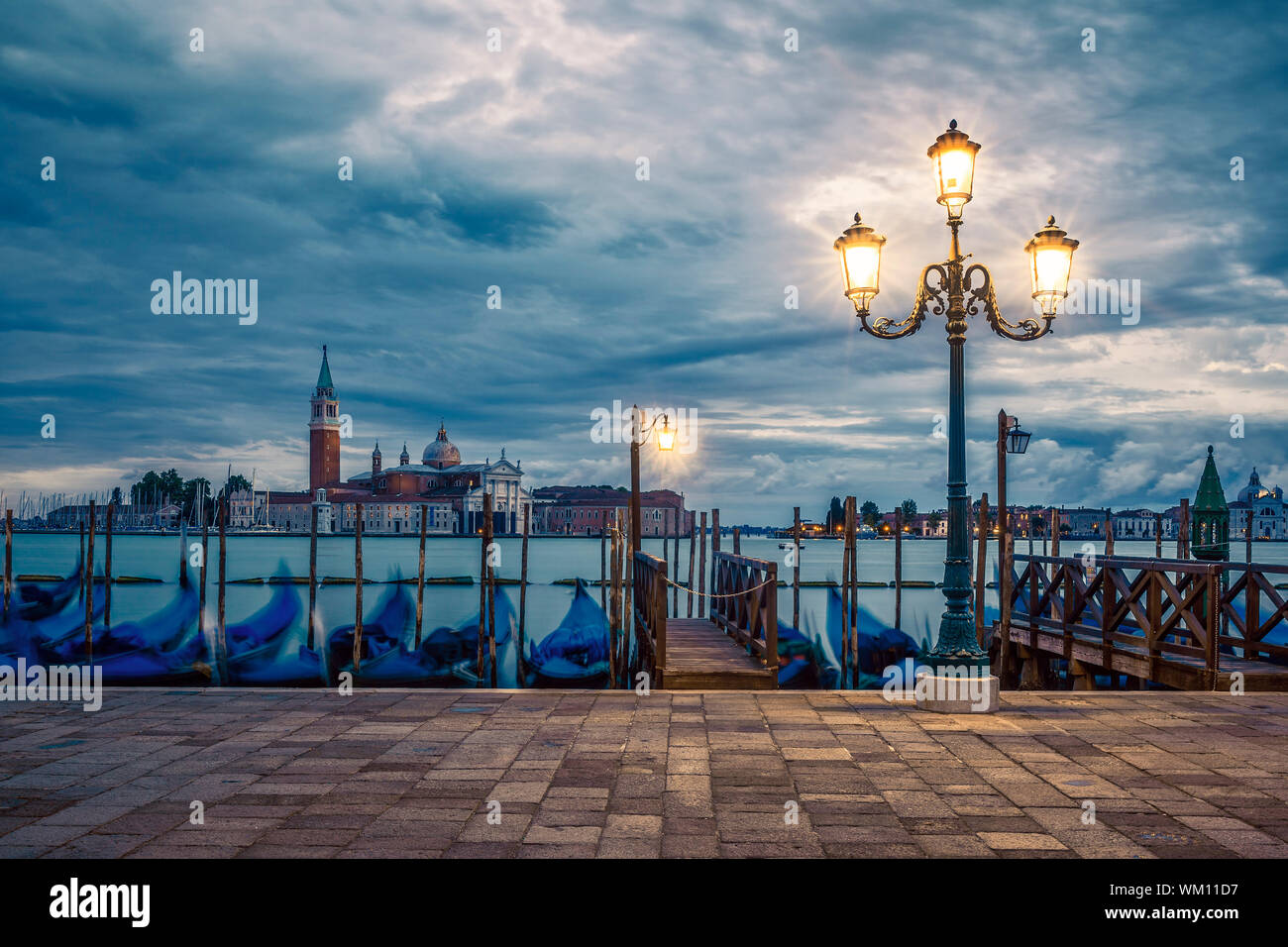 Rainy night venice hi-res stock photography and images - Alamy