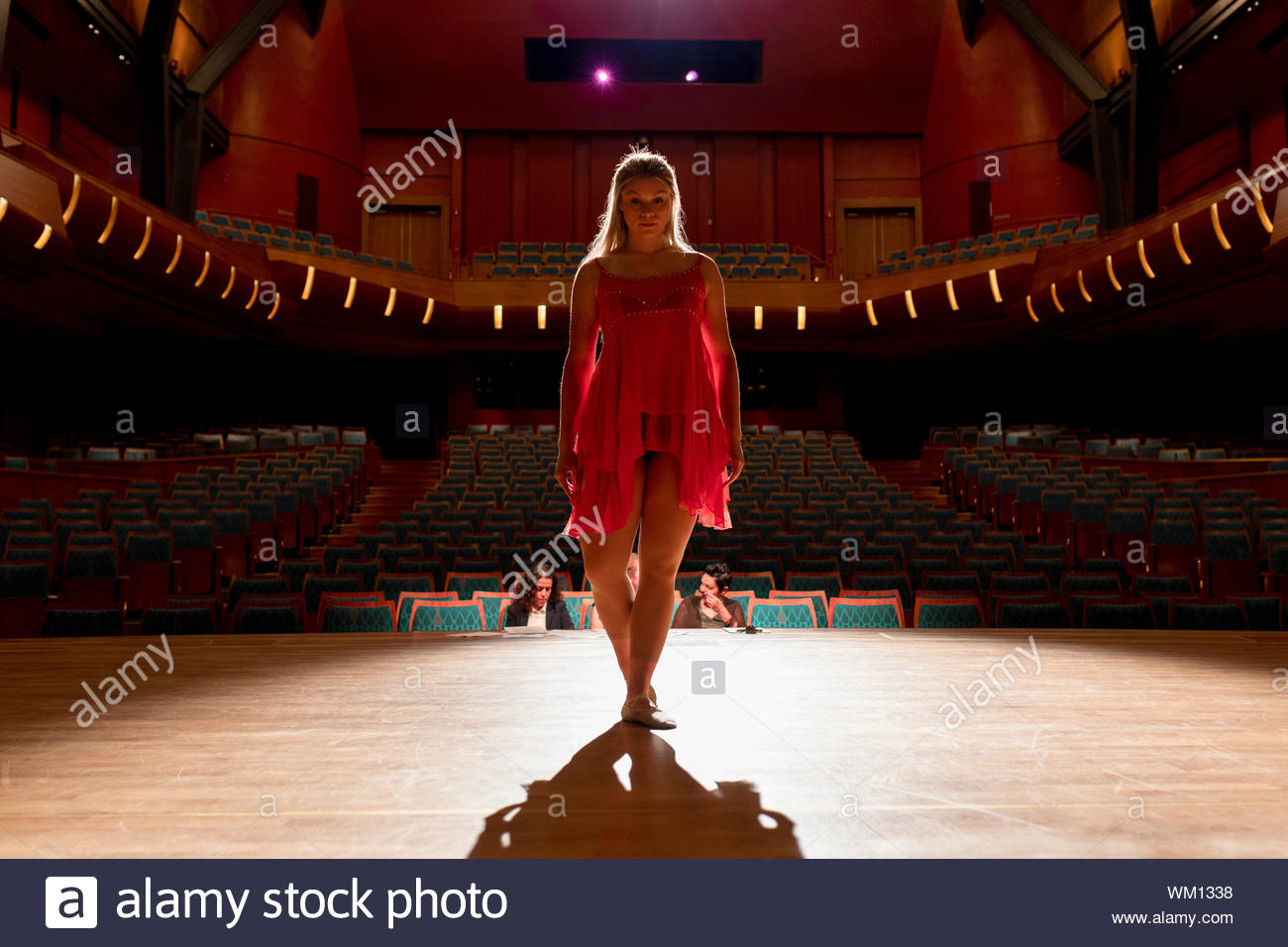 Back view young ballet dancer hi-res stock photography and images - Alamy