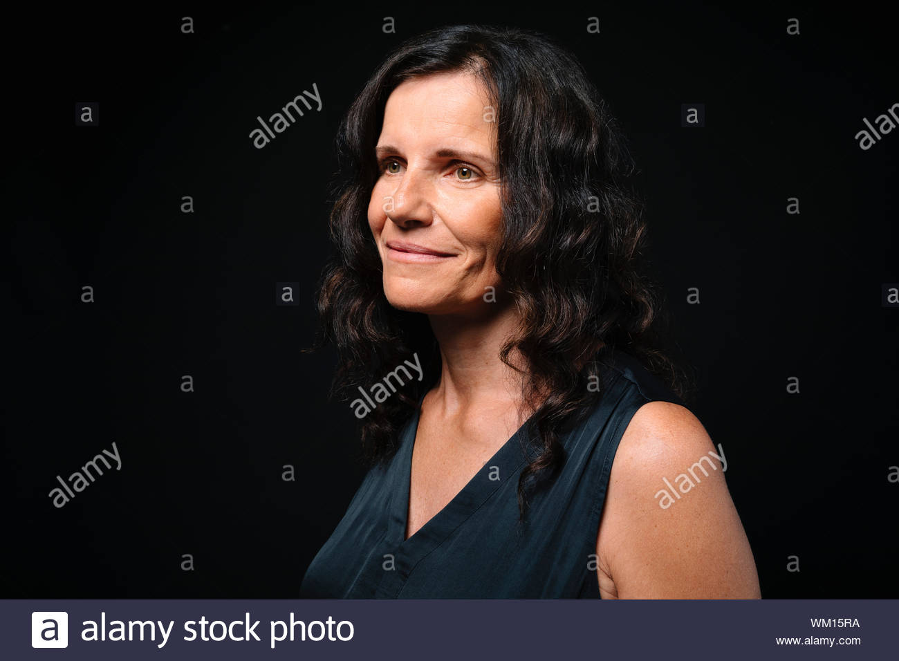Woman looking forward hi-res stock photography and images - Alamy