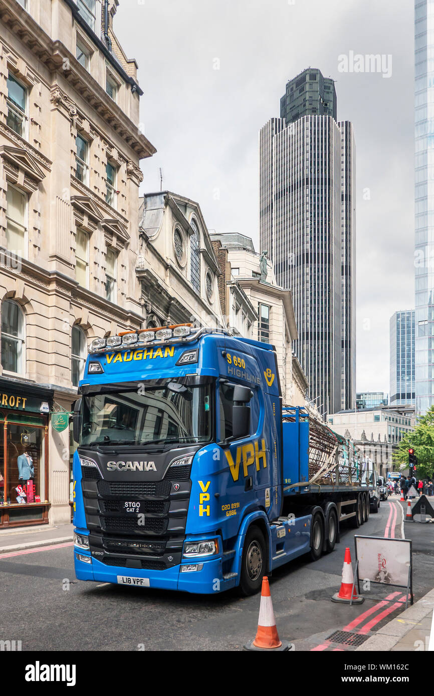 Scania S650,HGV,London Street,In the background,is,Tower 42,Previously ...
