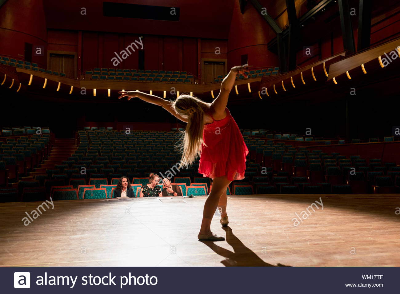Female judges hi-res stock photography and images - Alamy