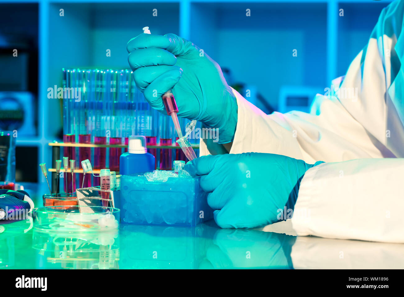 Eppendorf tubes hi-res stock photography and images - Alamy