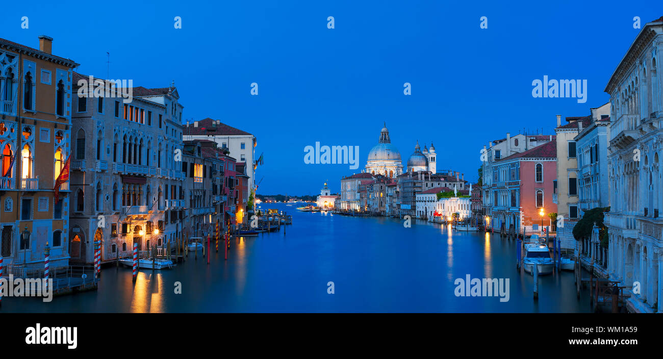 Panoramic view of the Grand Canal and Basilica Santa Maria della Salute ...