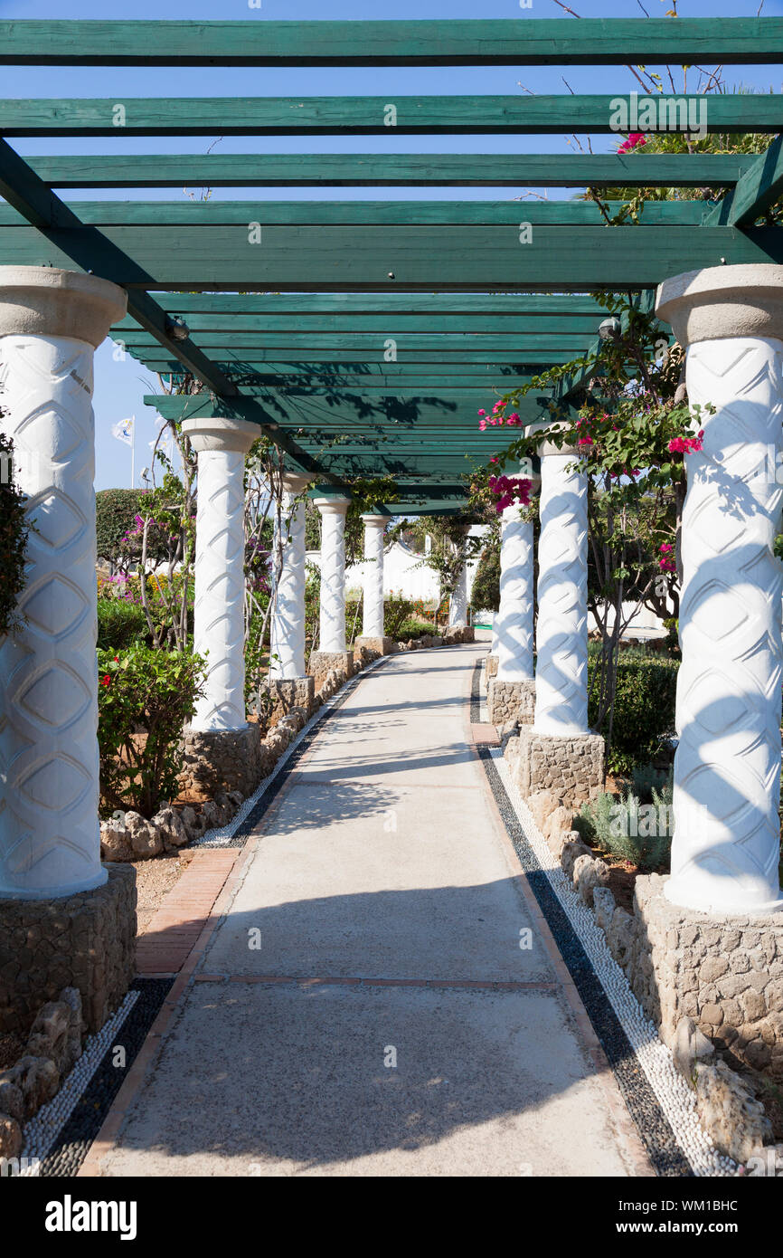 Covered column walkway hi-res stock photography and images - Alamy