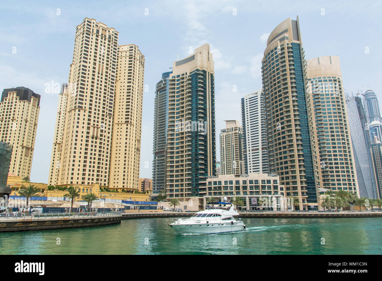 Modern waterfront buildings hi-res stock photography and images - Alamy