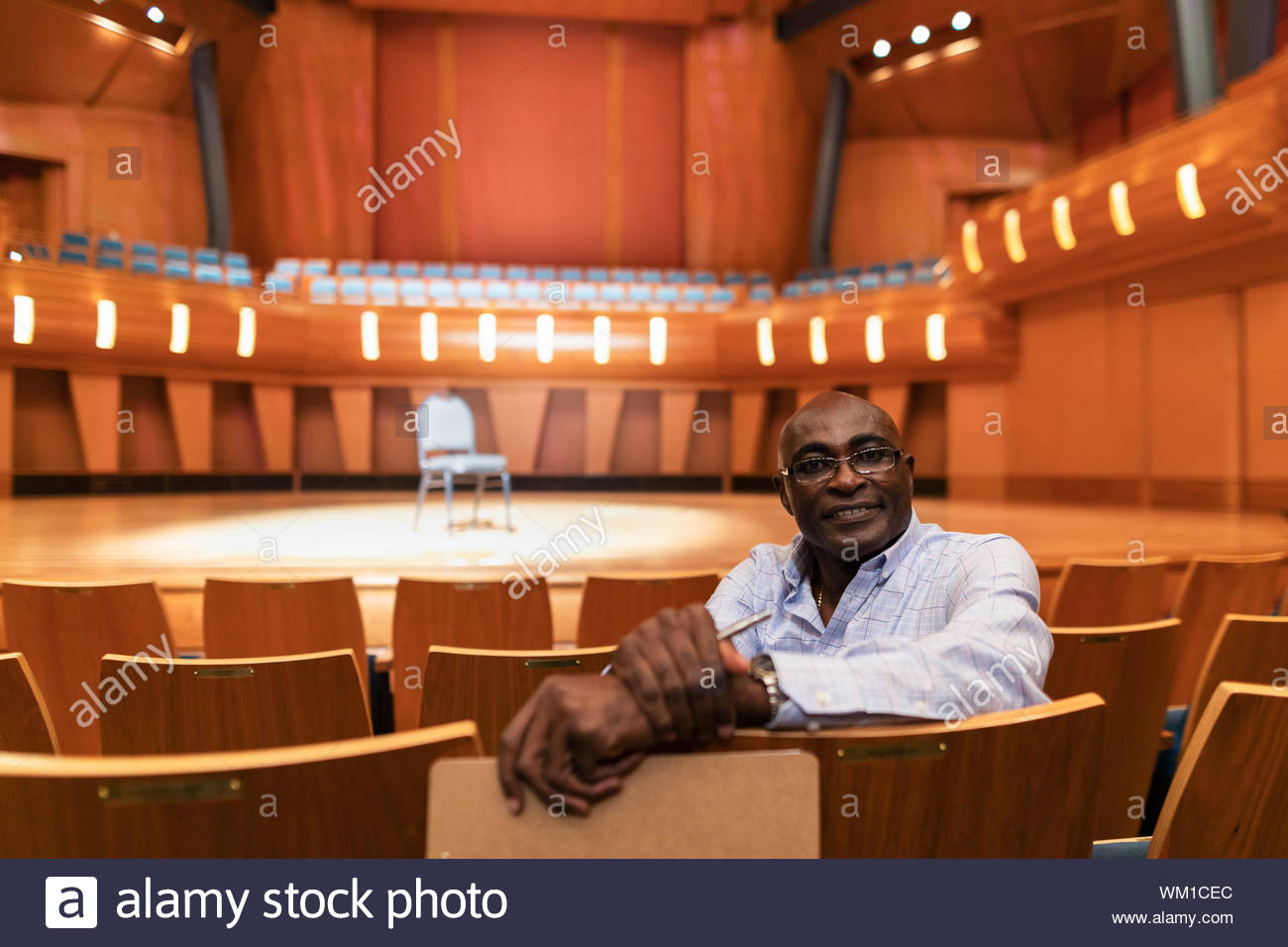 African auditorium event hi-res stock photography and images - Alamy