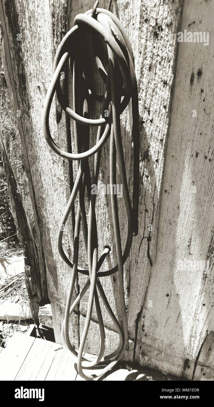 Cable hanging hi-res stock photography and images - Alamy