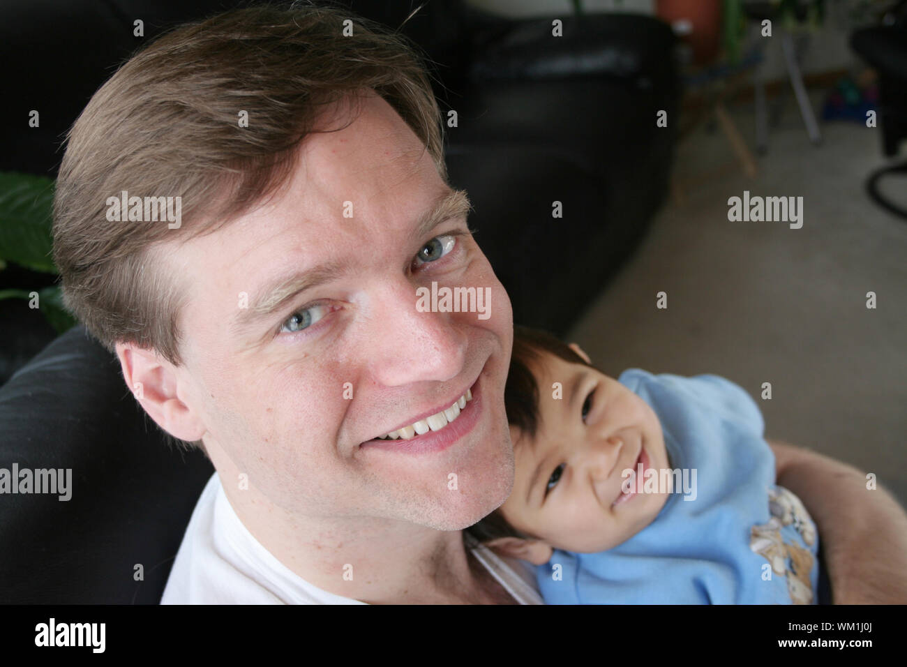 Boy with brown hair and eyes hi-res stock photography and images - Alamy
