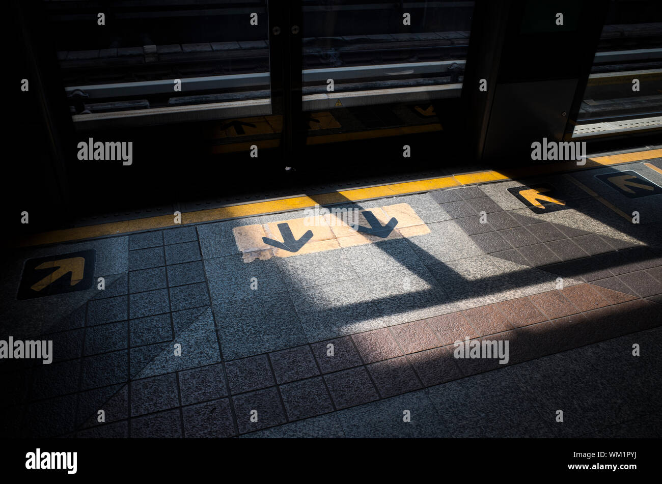 Railroad signs hi-res stock photography and images - Alamy