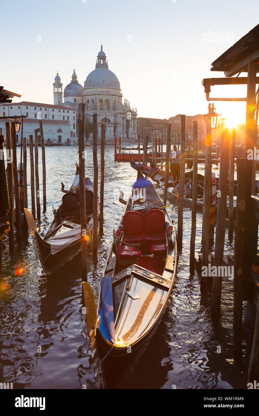 Europe famous flare gondola grand historic hi-res stock photography and ...