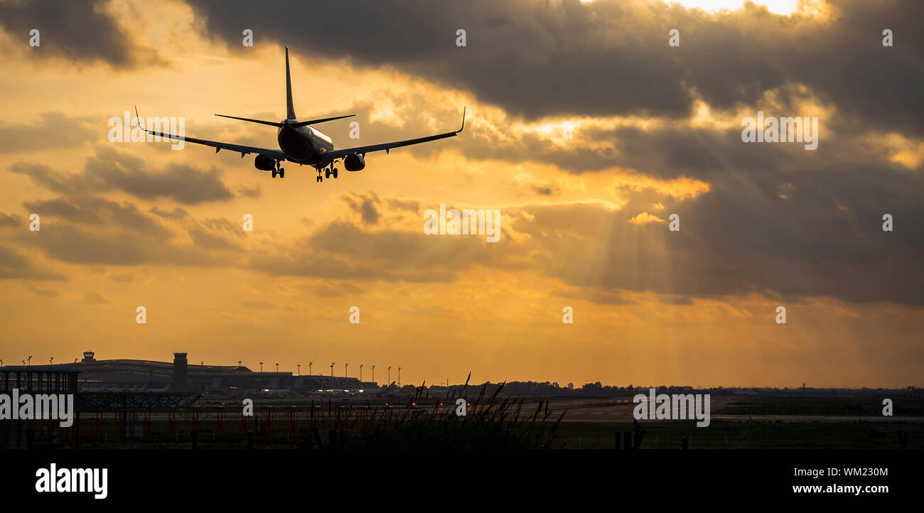 Flying to spain airplane hi-res stock photography and images - Alamy