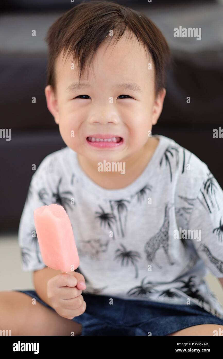 Boy Popsicle High Resolution Stock Photography and Images - Alamy