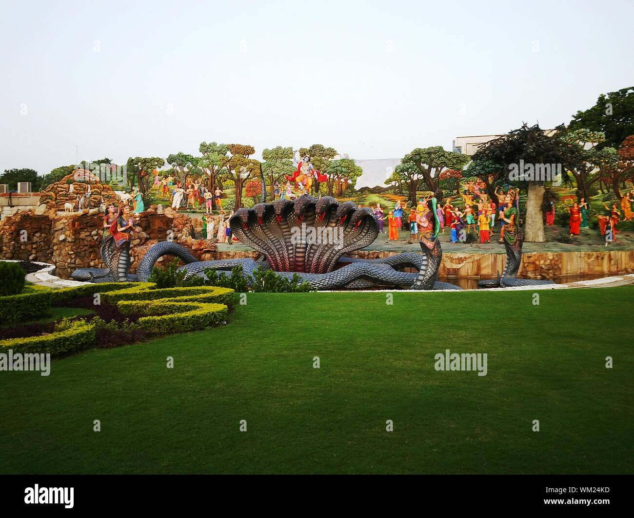 Snake sculpture hi-res stock photography and images - Alamy