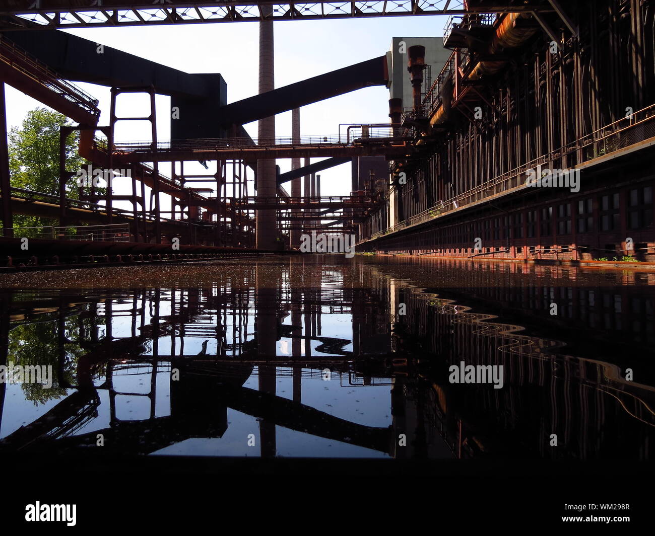 Water power building hi-res stock photography and images - Alamy