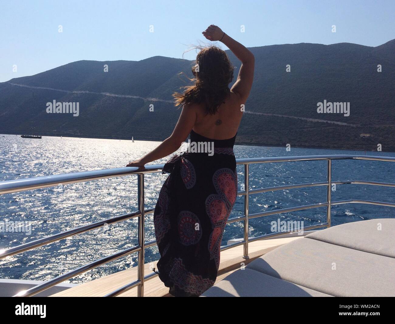 Rear view sailing yacht on hi-res stock photography and images - Alamy