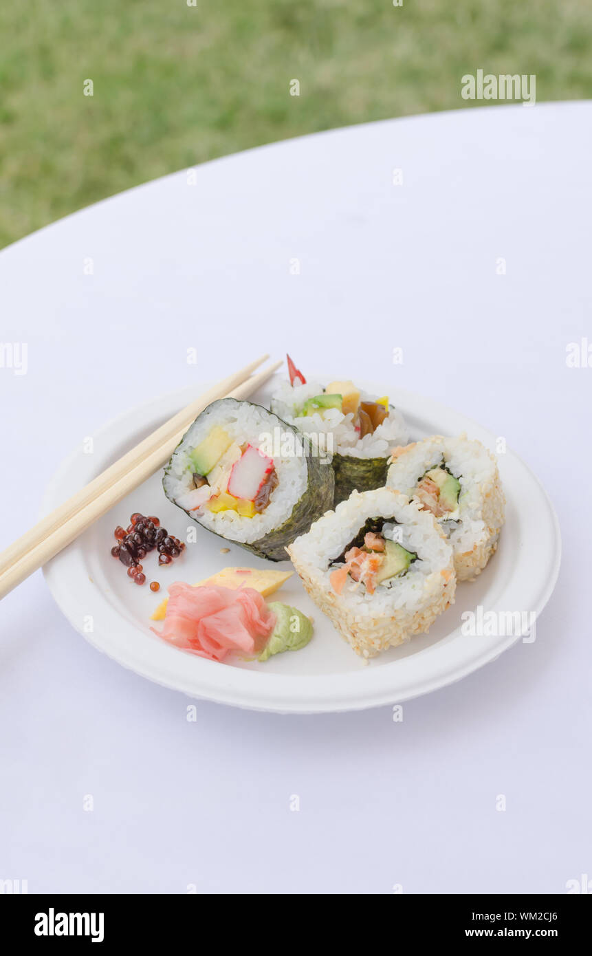 Futo maki, Dashimaki, Philadelphia uramaki Stock Photo - Alamy