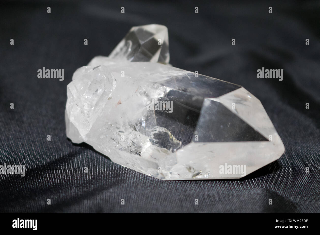 Crystal stone hi-res stock photography and images - Alamy