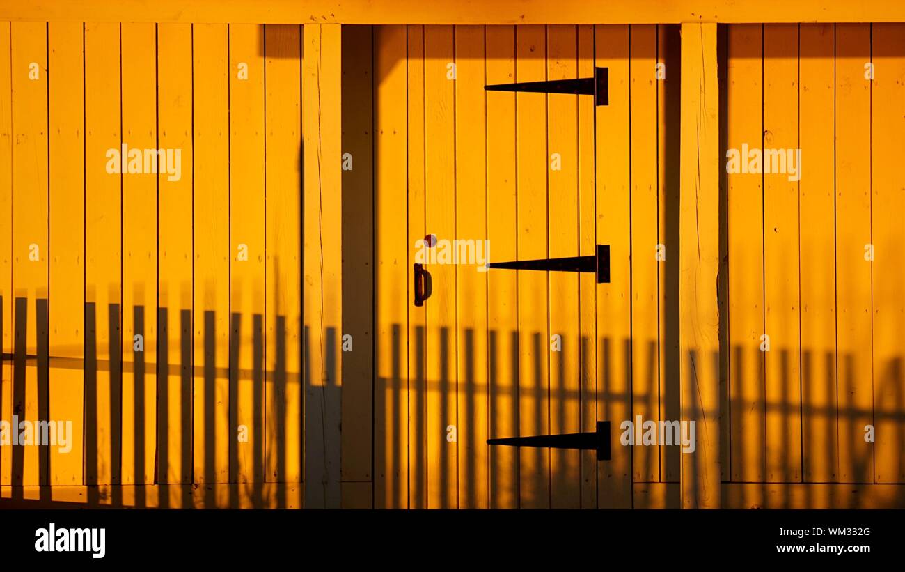 Falling structure hi-res stock photography and images - Alamy