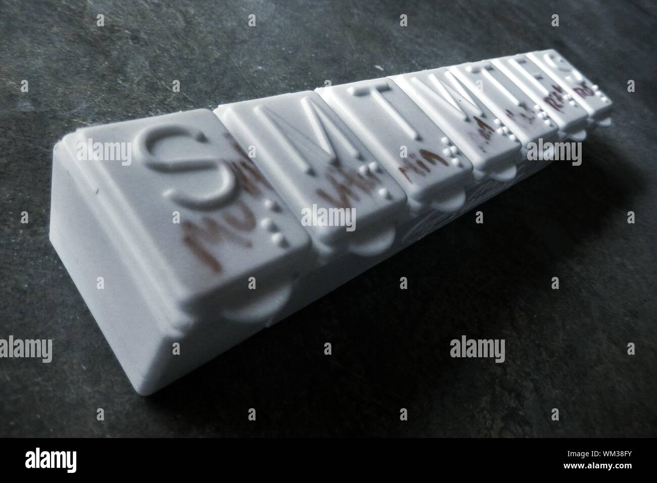 Plastic crate table hi-res stock photography and images - Alamy