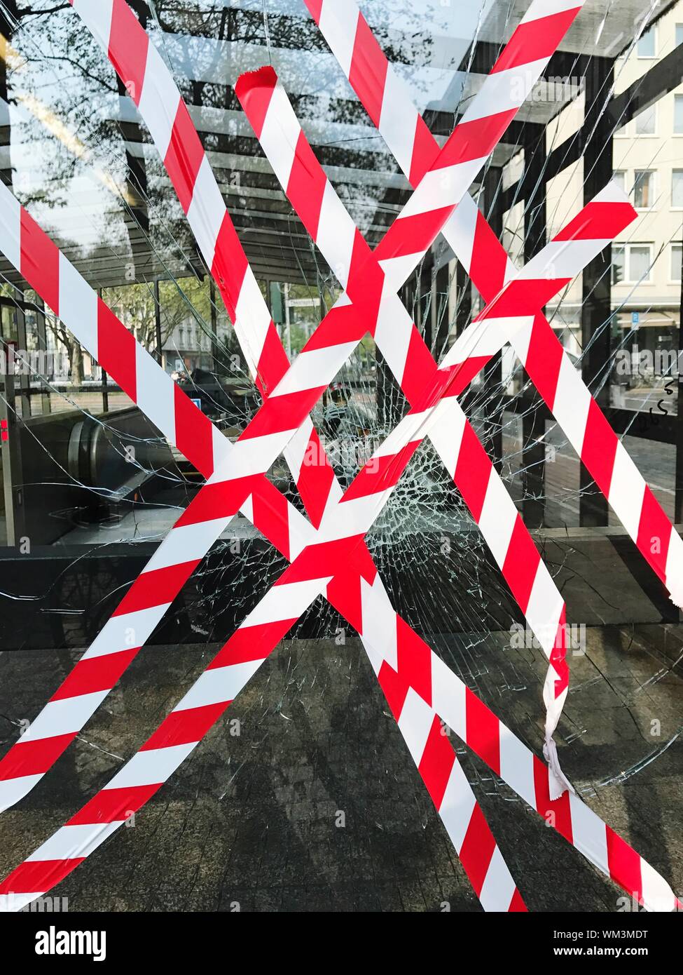 Danger sign warning broken glass hi-res stock photography and images ...