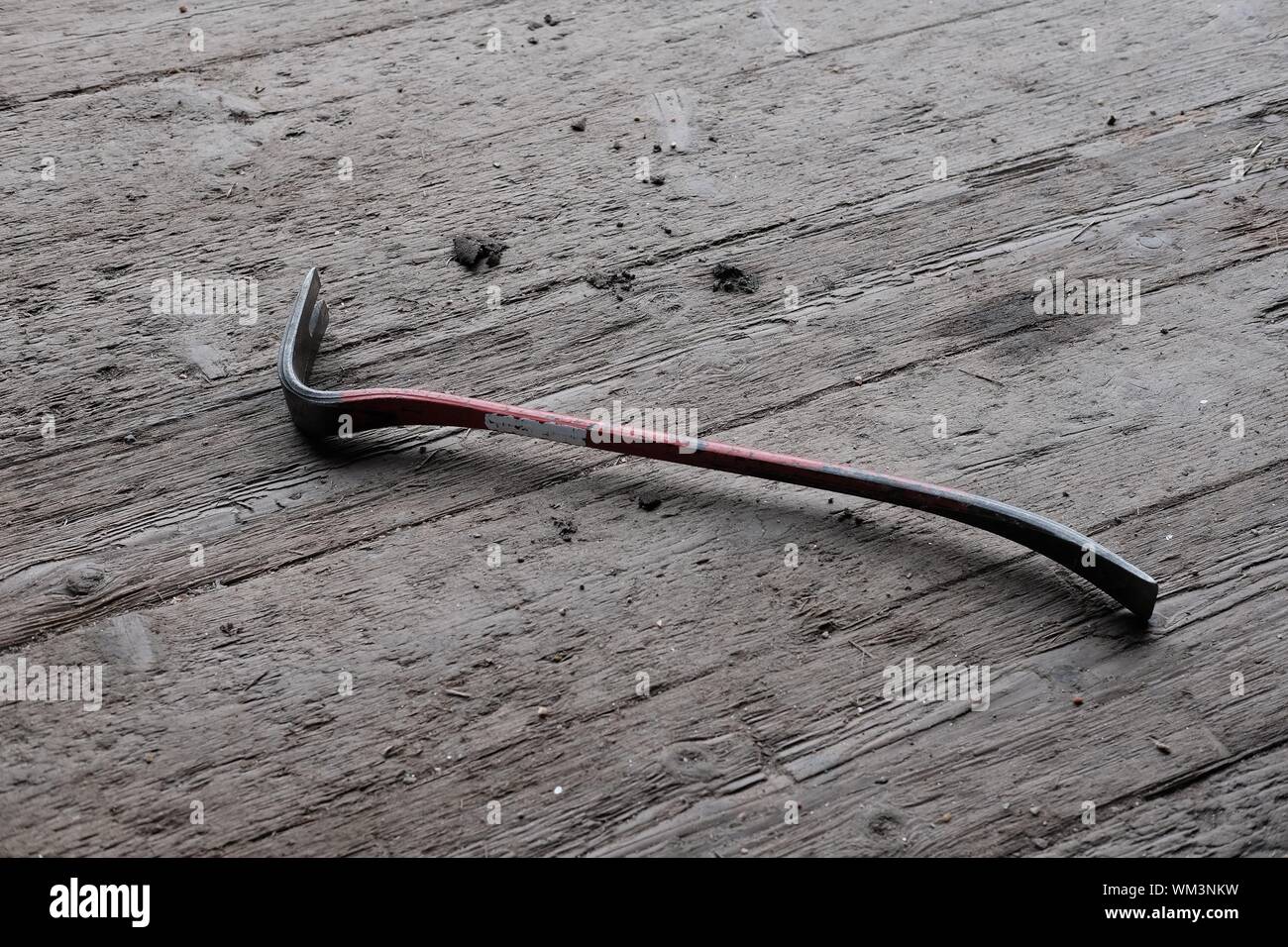 Crowbar tool hi-res stock photography and images - Alamy