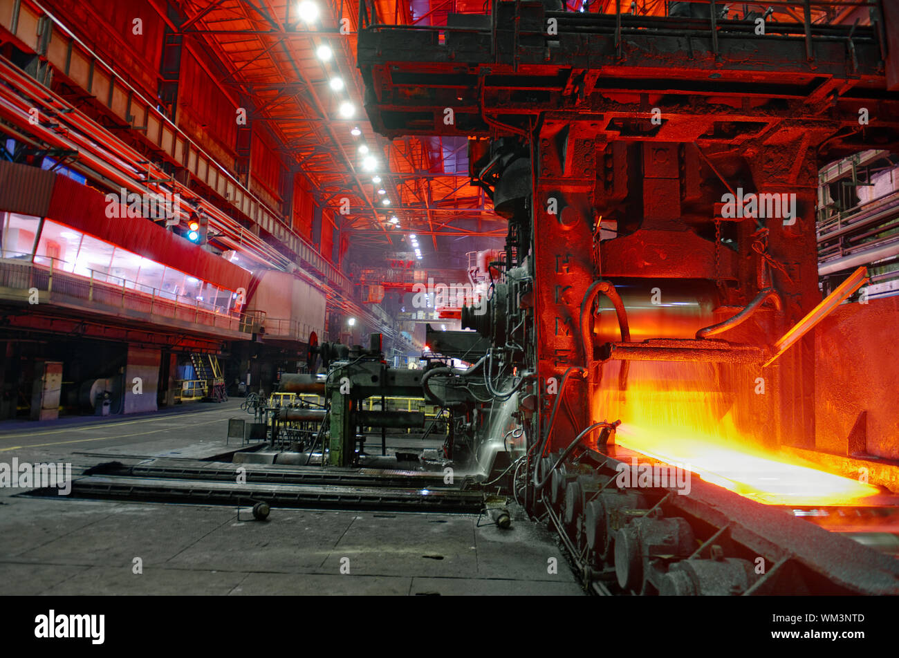 Molten metal steel hi-res stock photography and images - Alamy