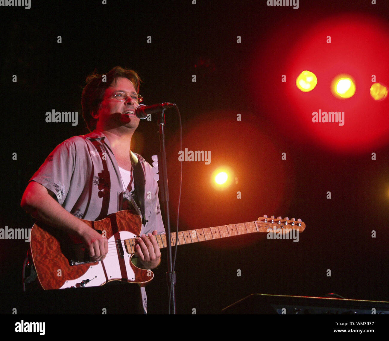 Violent femmes hi-res stock photography and images - Alamy