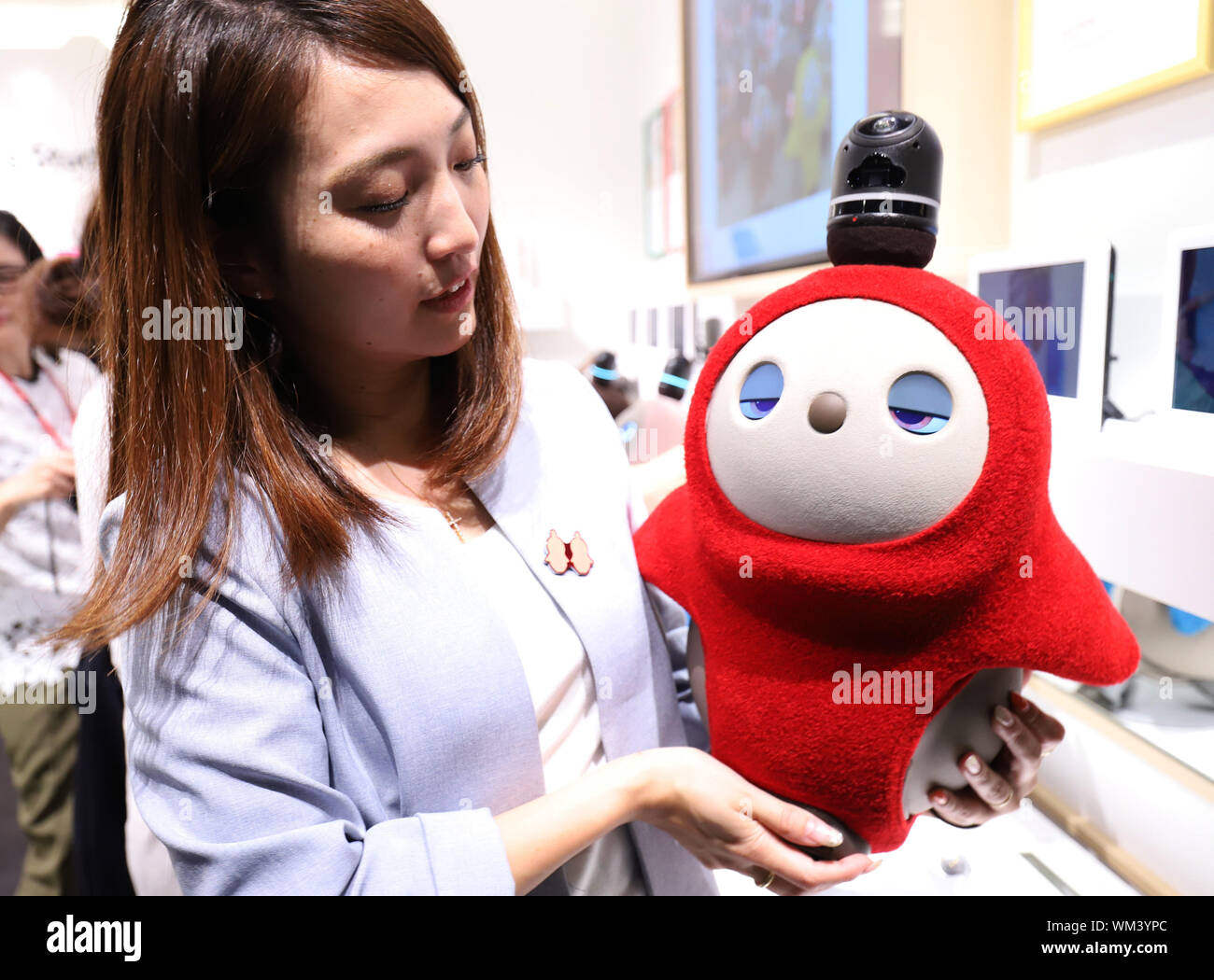 Tokyo, Japan. 4th Sep, 2019. Japanese robot venture Groove X employee ...