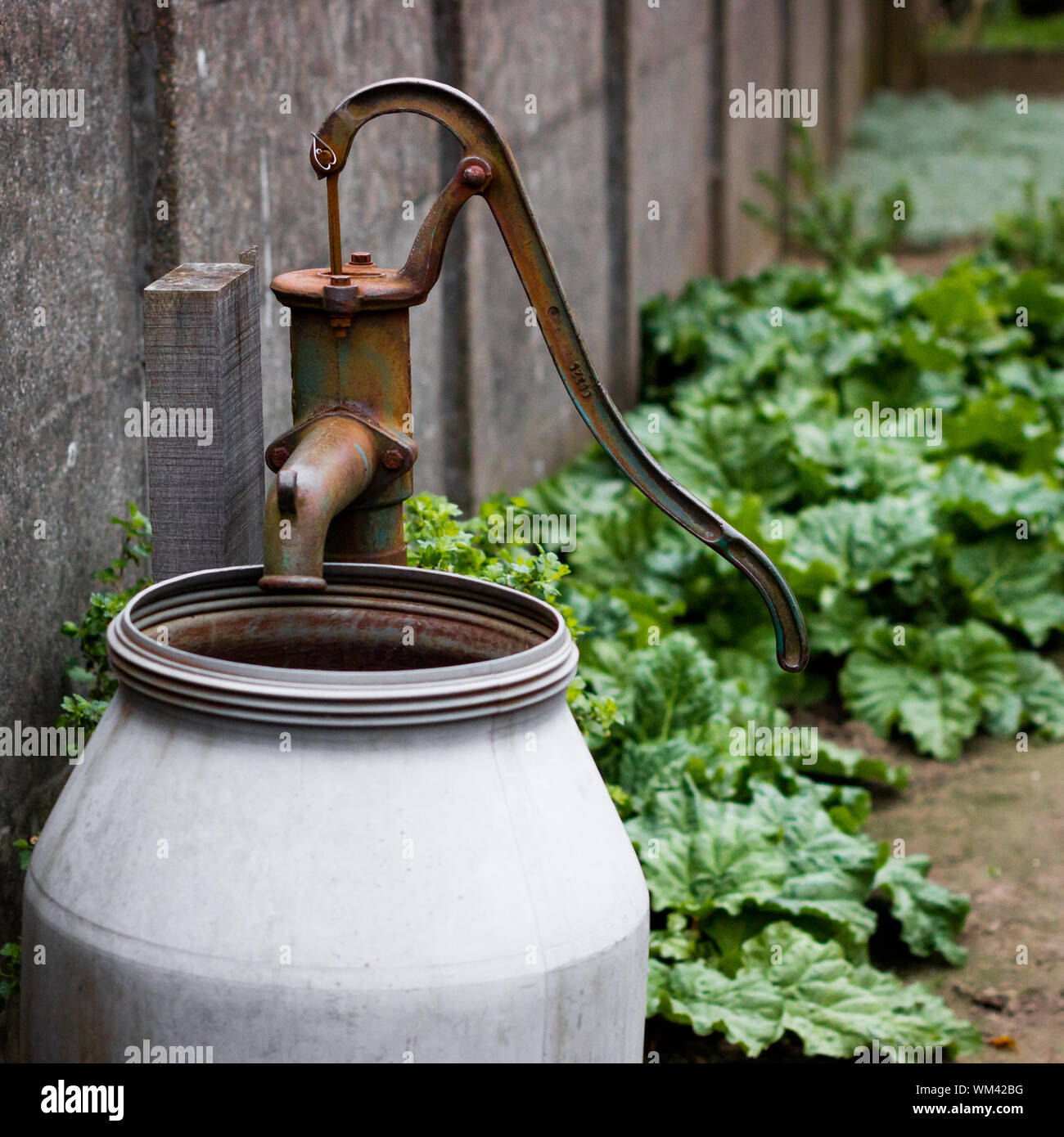 Hand pump hi-res stock photography and images - Alamy