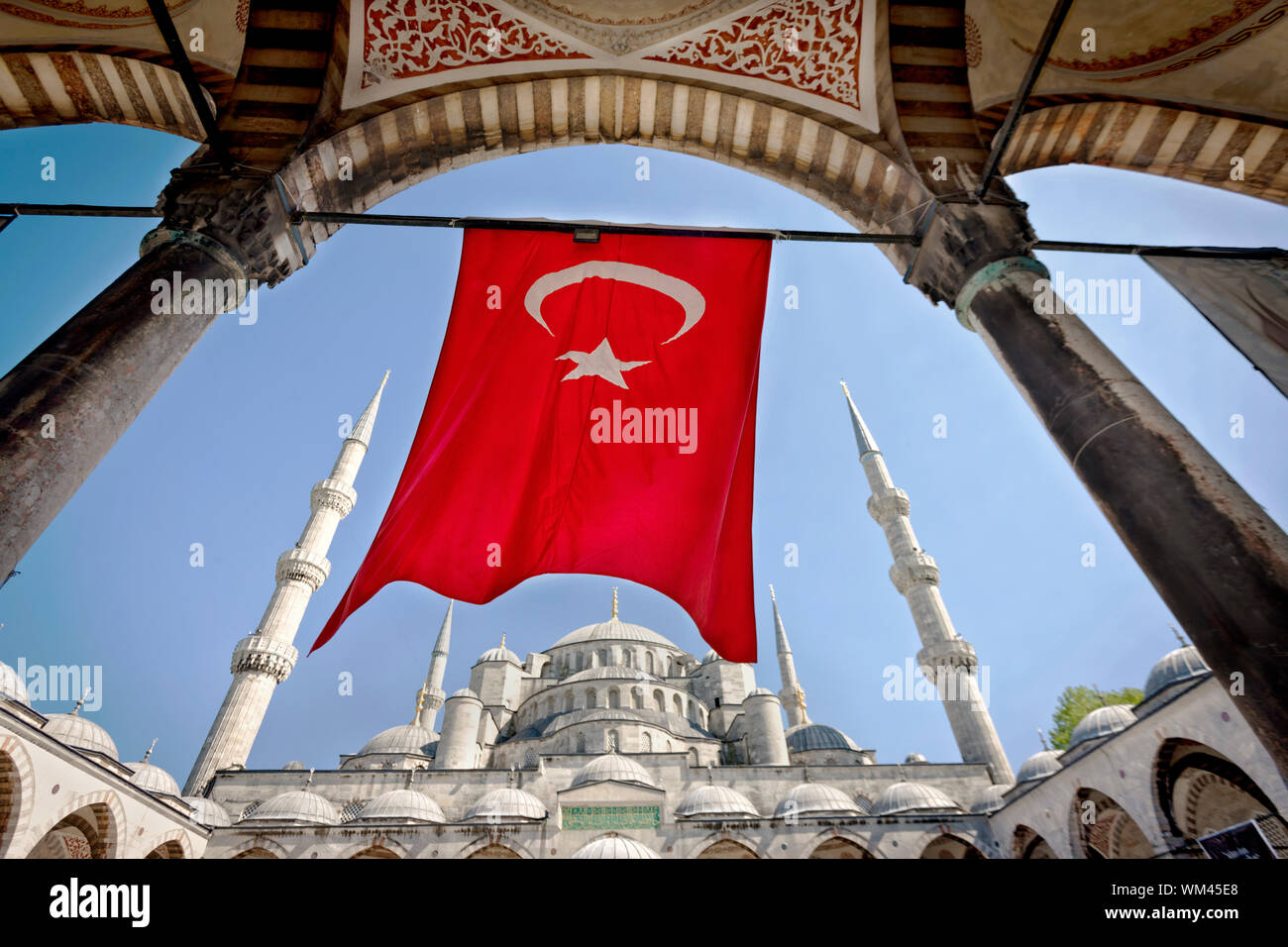 Turkish Flag at the Blue Mosque in Istanbul Stock Photo - Alamy